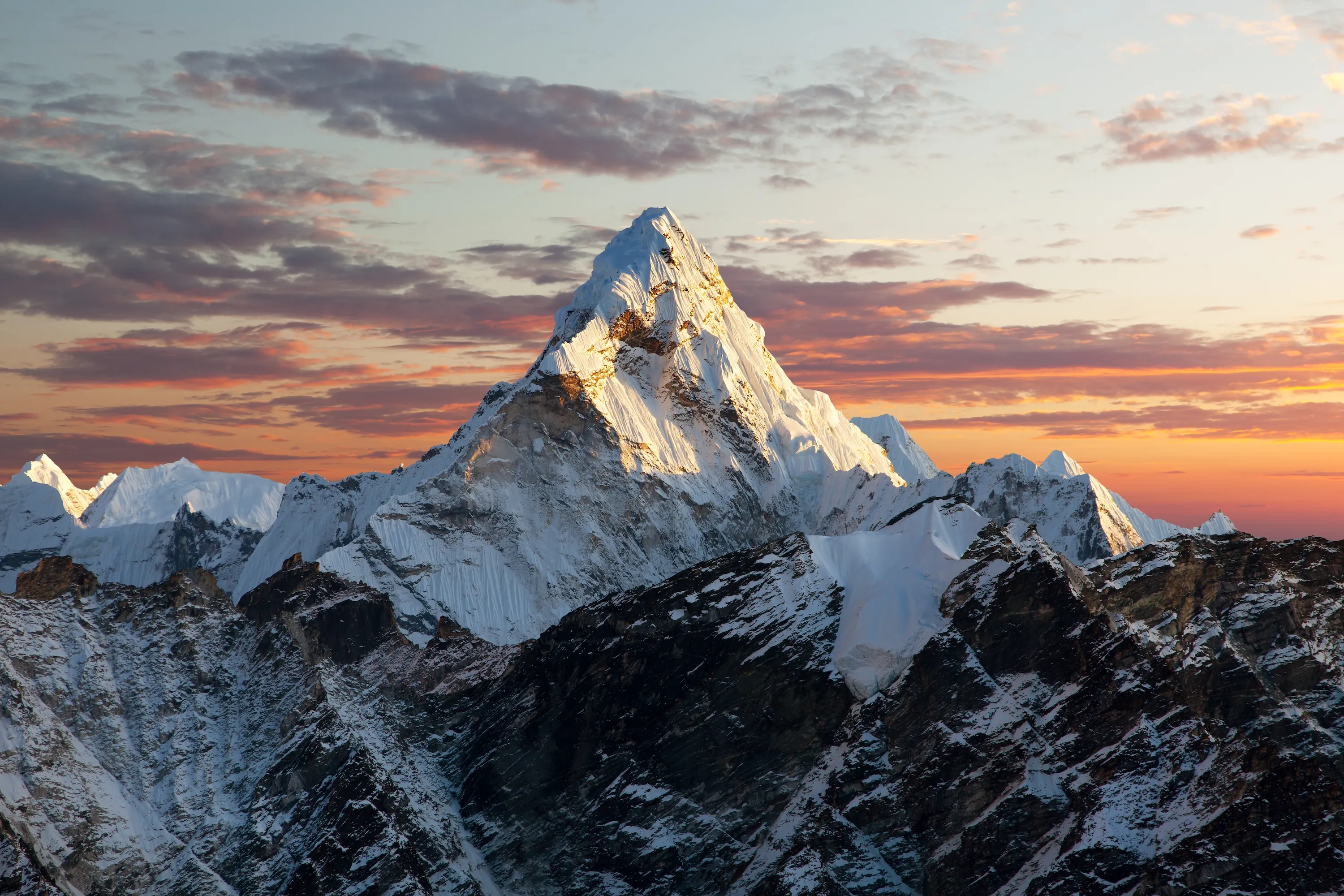 Mount Everest- Highest Mountain in the World - Geographic Book