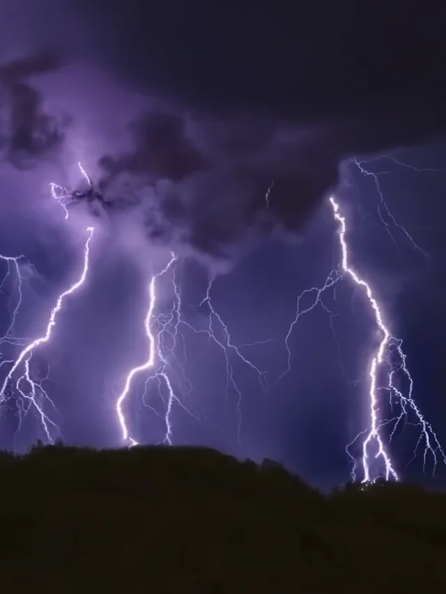 Monsoon Mysteries: The Science Behind Seasonal Rains. - Geographic Book